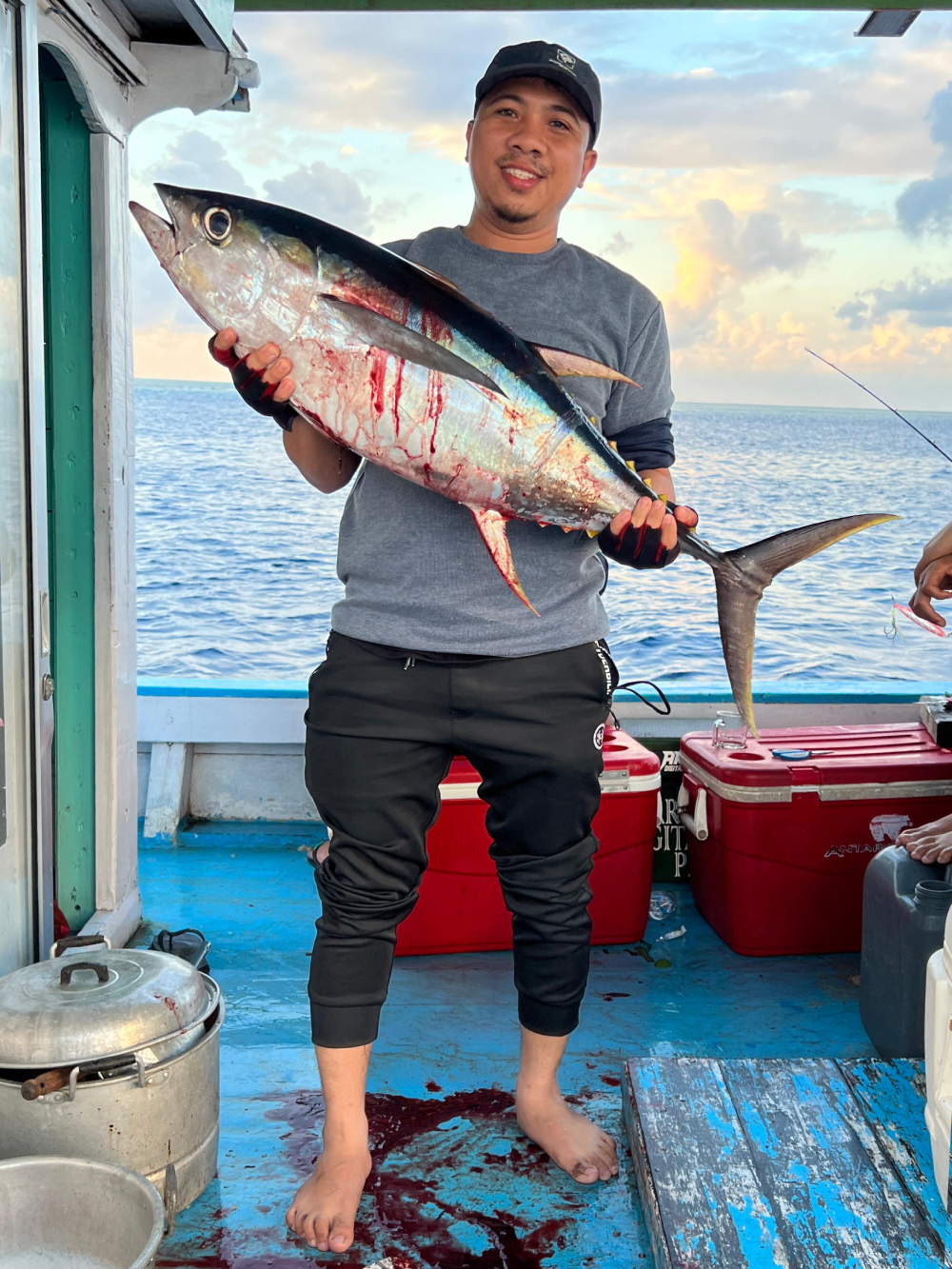 Jurnal Mancing - Beburu Tuna Sirip Kuning di Trip Mancing Spot Taka ...